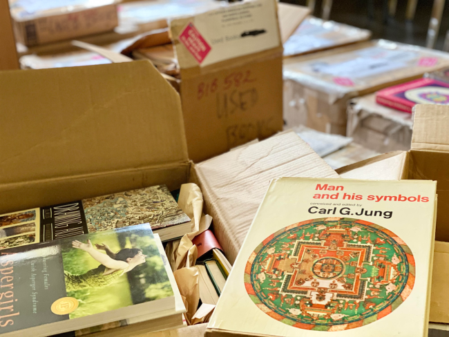 RSU library receives collection of valuable art therapy books