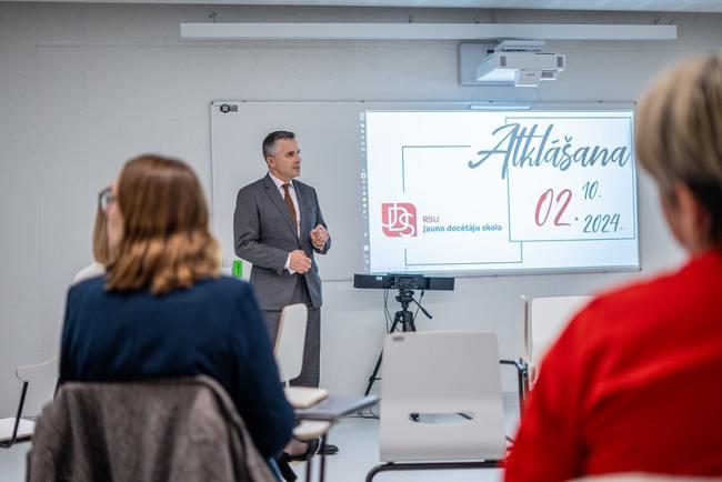 The sixth RSU School of Junior Academics session begins