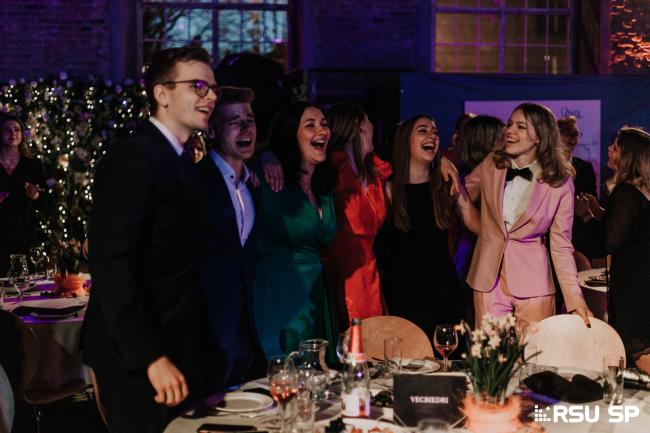 RSU Student Union Celebrates Anniversary and Holds Golden Horseshoe Awards